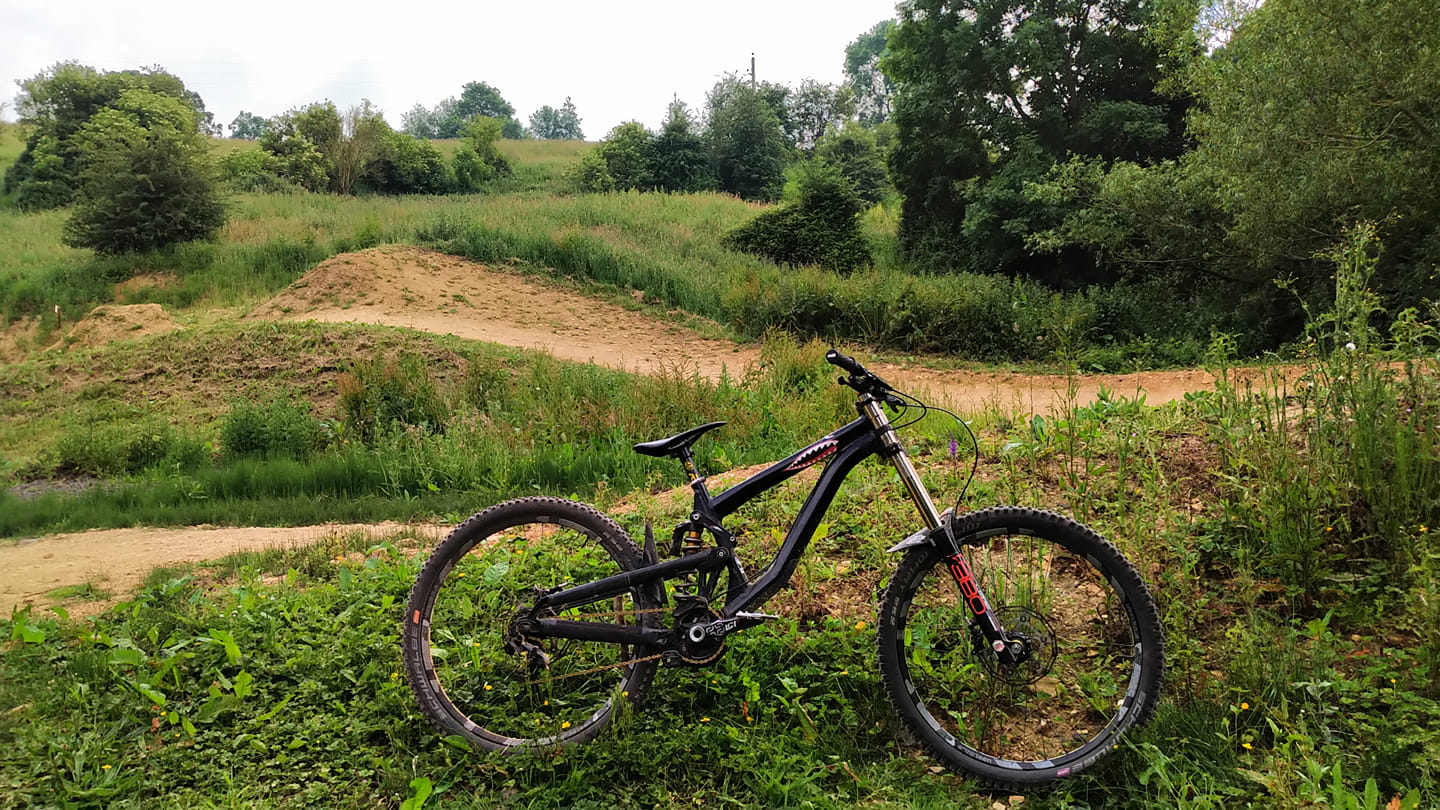 Custom Solid Strike - Stan_Wu's Bike Check - Vital MTB