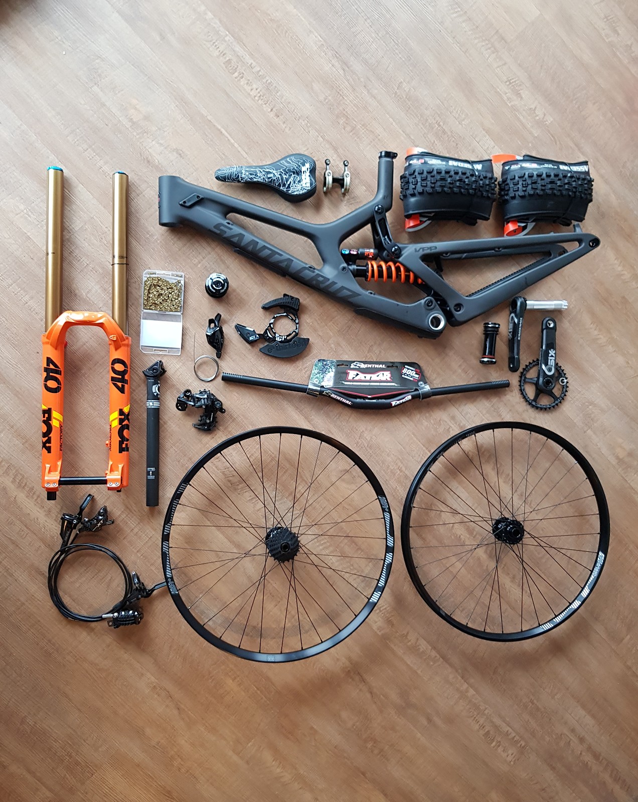 Custom Santa Cruz V10 CC 2019 mk7 - Alan_Konasiewicz's Bike Check ...