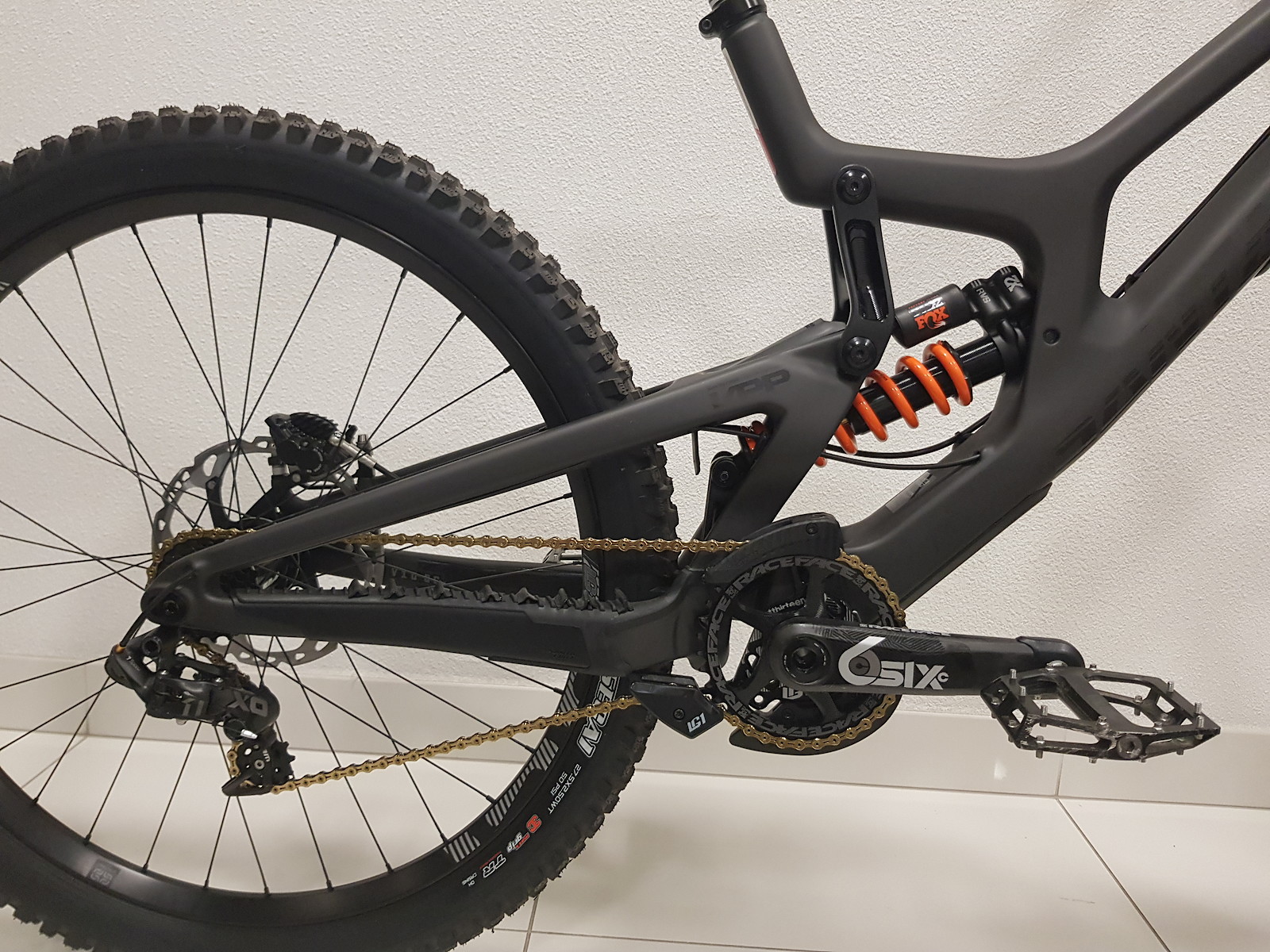 Custom Santa Cruz V10 CC 2019 mk7 - Alan_Konasiewicz's Bike Check ...