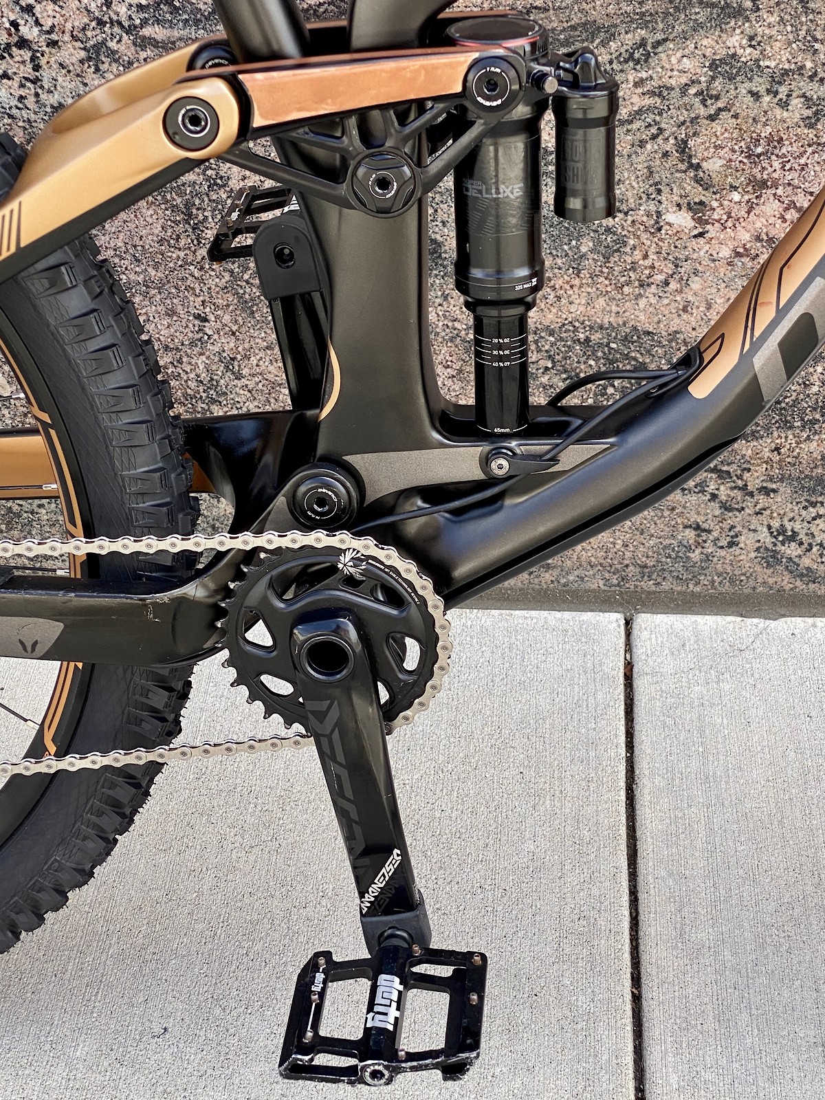 La’BRONZE James - Tim Parker's Bike Check - Vital MTB