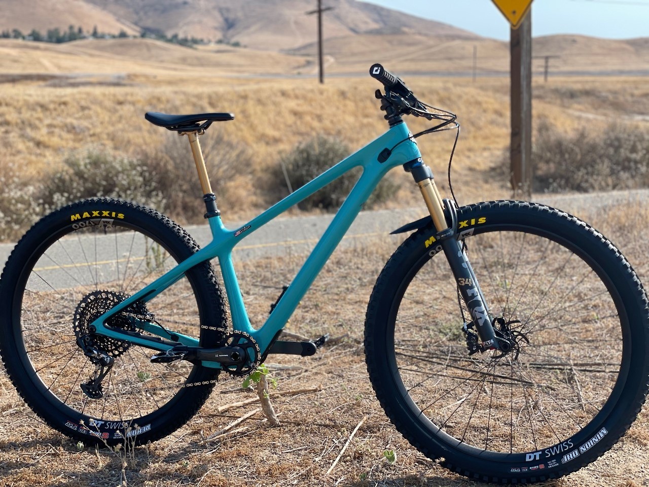 Yeti ARC - Moto Knight's Bike Check - Vital MTB