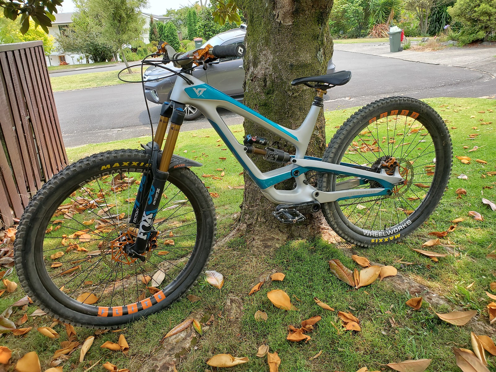 2019 YT Capra Pro Race - Lukas_Birgel's Bike Check - Vital MTB