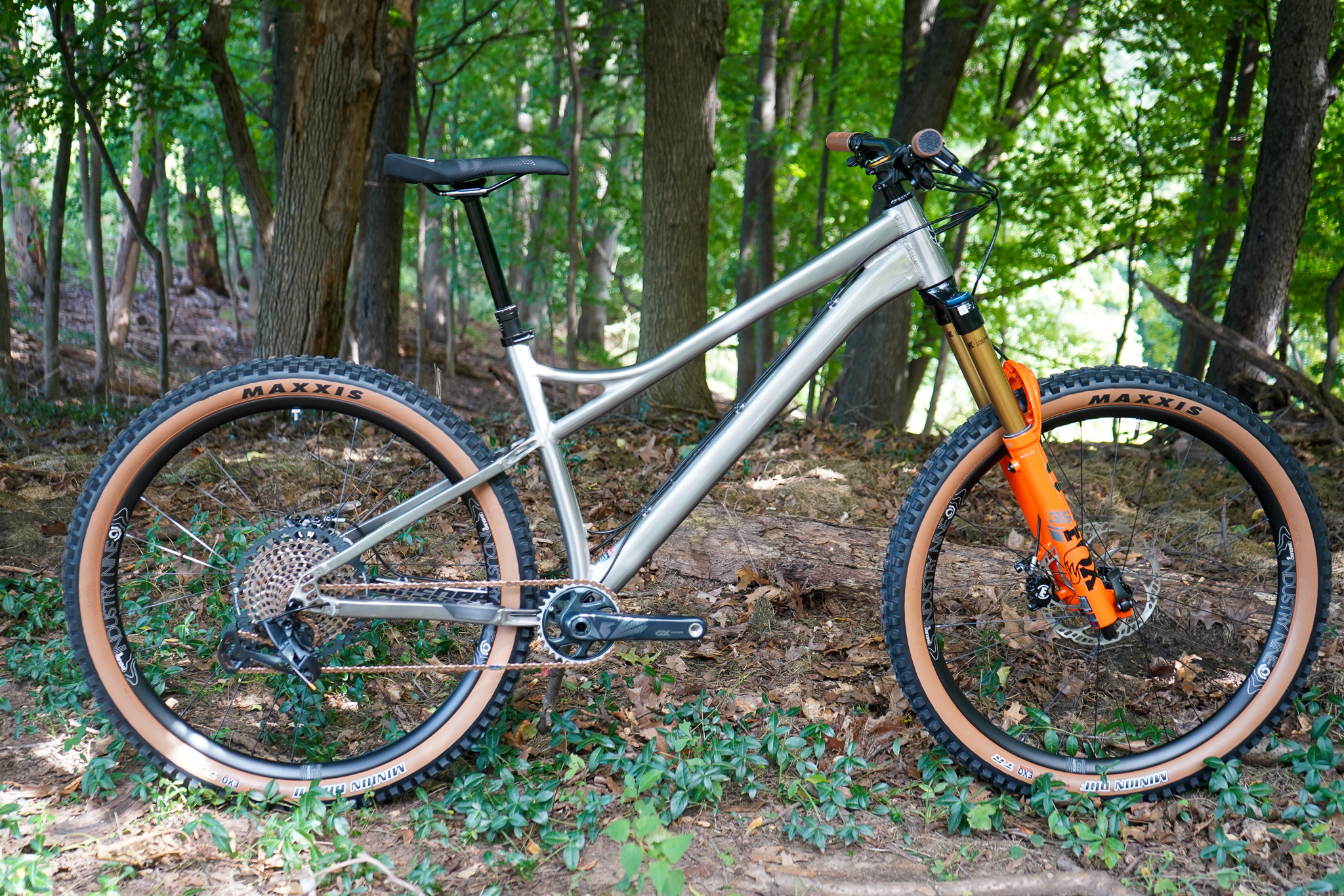 Banshee Enigma Custom Build - MannySaggio's Bike Check - Vital MTB