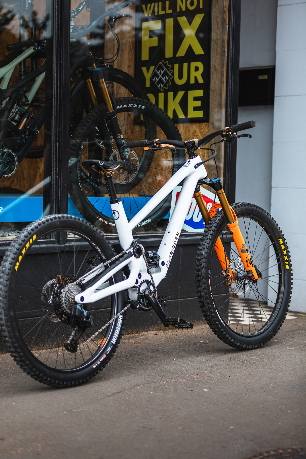 Forbidden Dreadnought - custom build - Dowks's Bike Check - Vital MTB