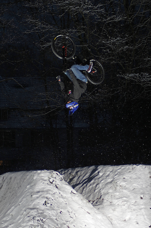 Backflip in the snow - Jean-dirt - Mountain Biking Pictures - Vital MTB