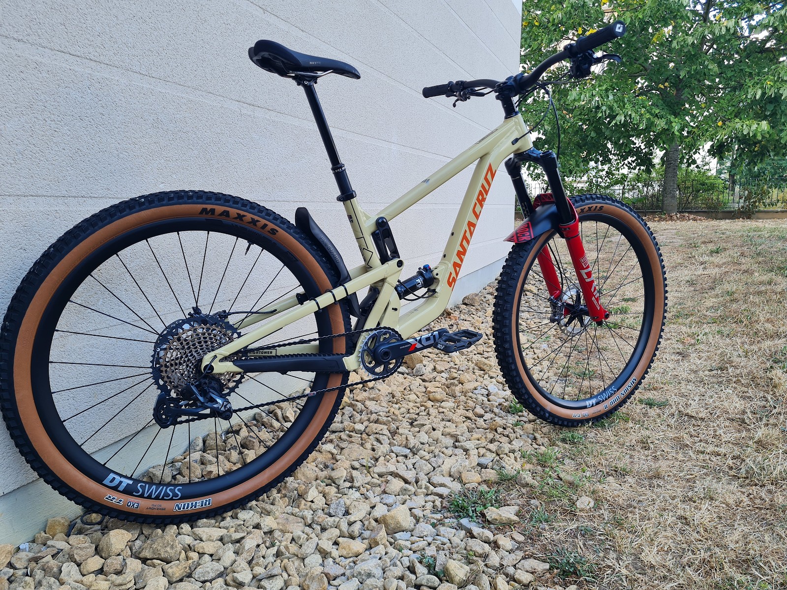 Santa Cruz HIGHTOWER V2 - Cazofai's Bike Check - Vital MTB