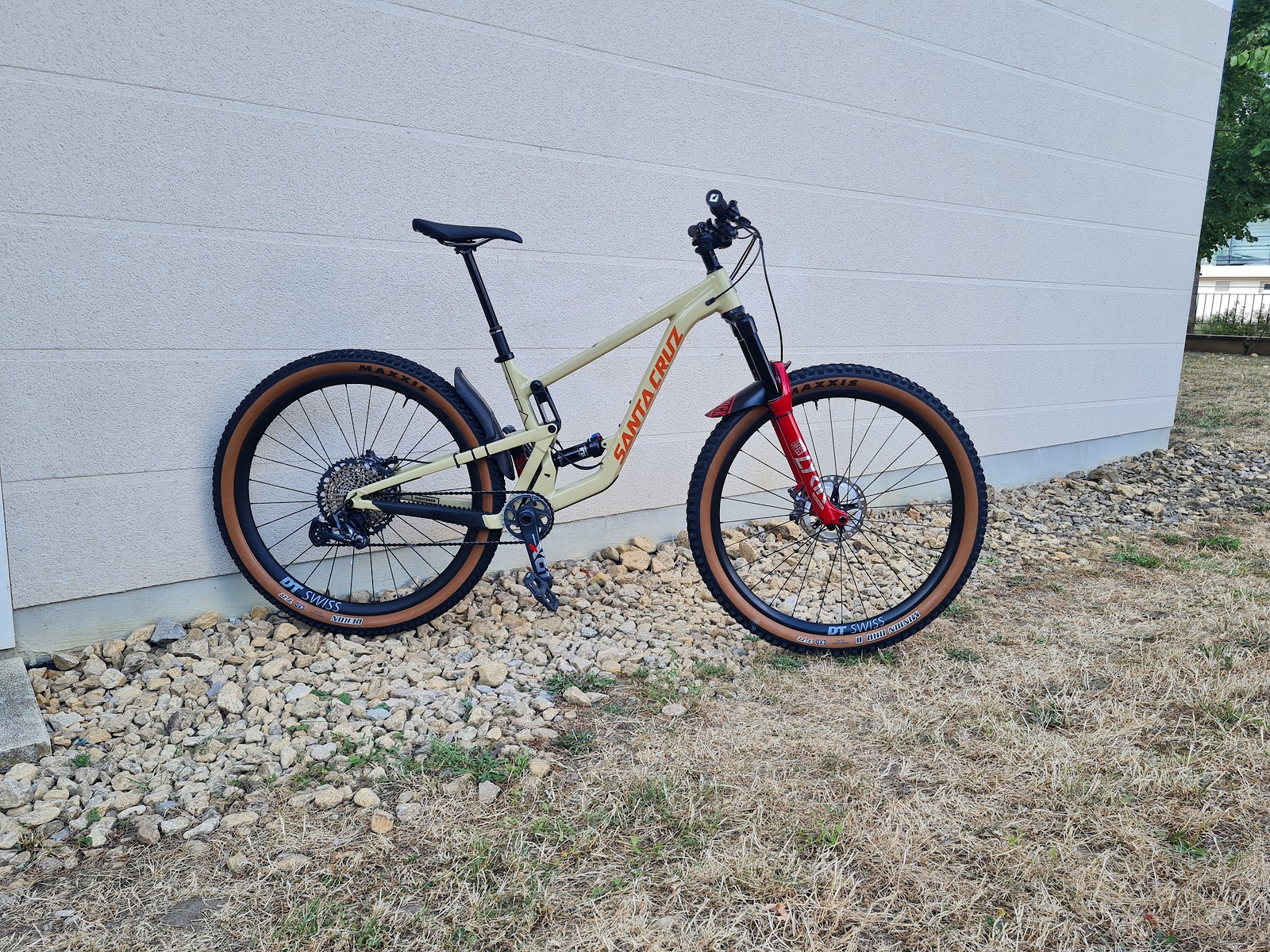 Santa Cruz HIGHTOWER V2 - Cazofai's Bike Check - Vital MTB