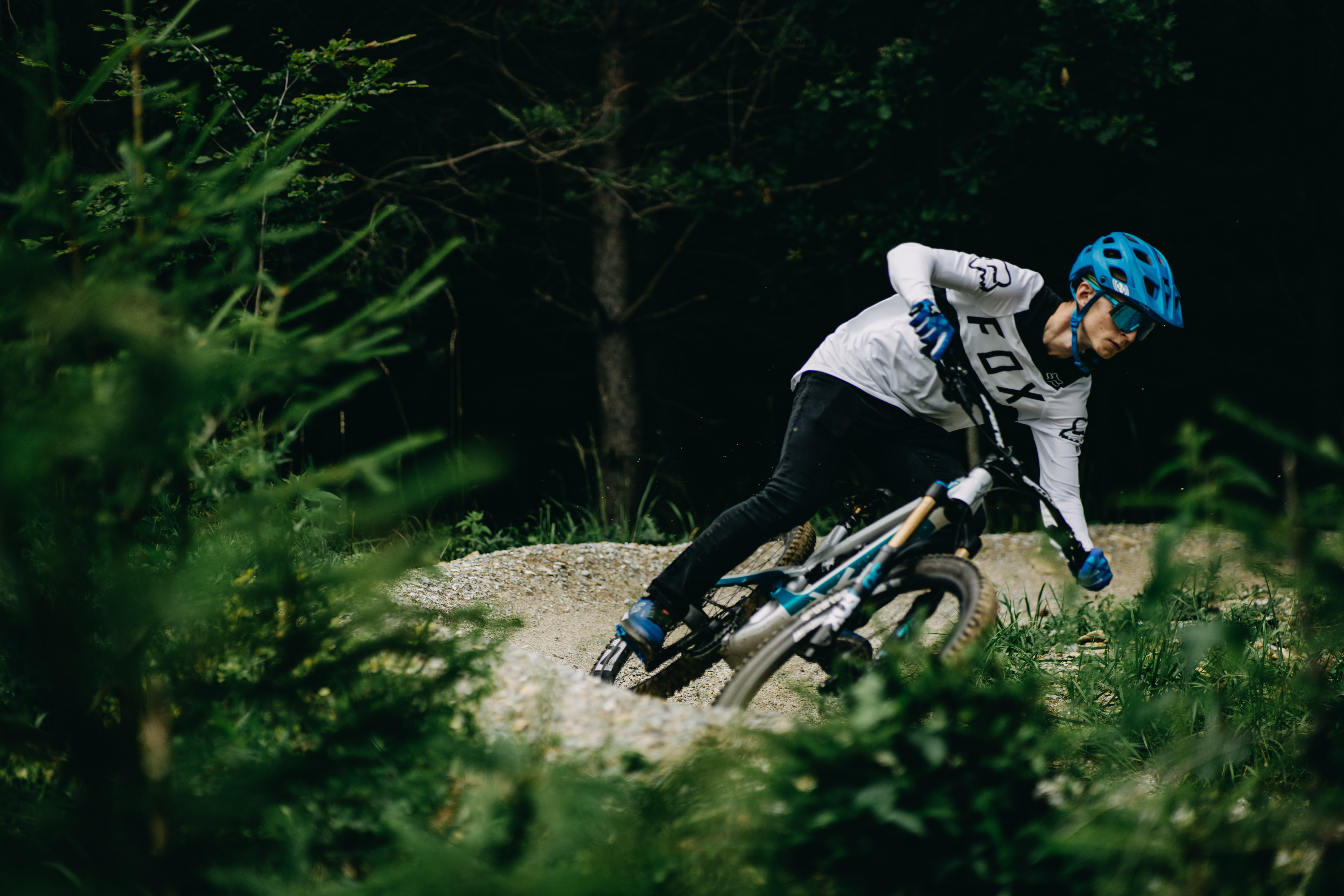 Cornering - adamoliva89 - Mountain Biking Pictures - Vital MTB