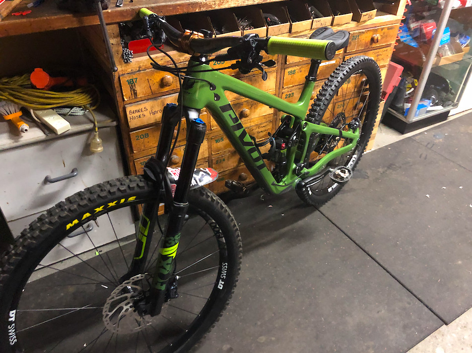 2020 Pivot Switchblade - DylanAnderson's Bike Check - Vital MTB