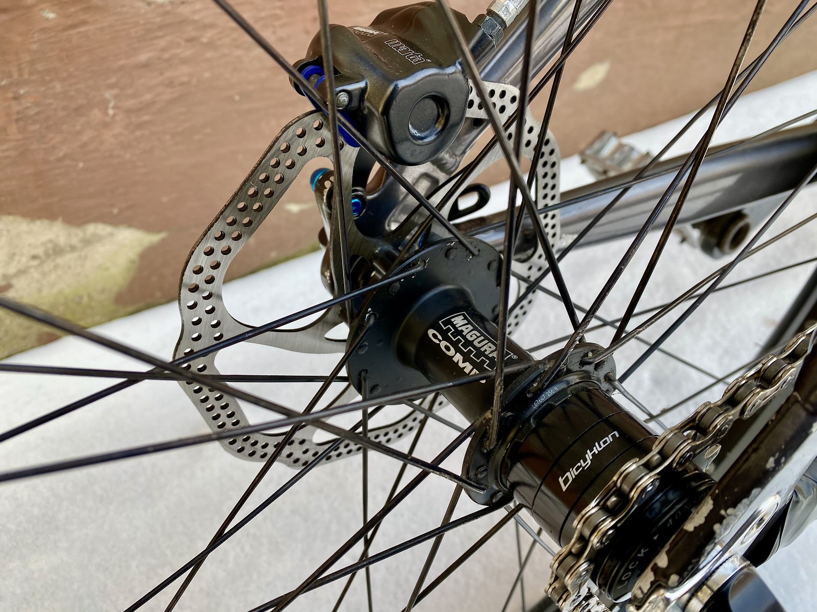 Still punching - 2002 Trek Bruiser Two - mihaucsq's Bike Check - Vital MTB