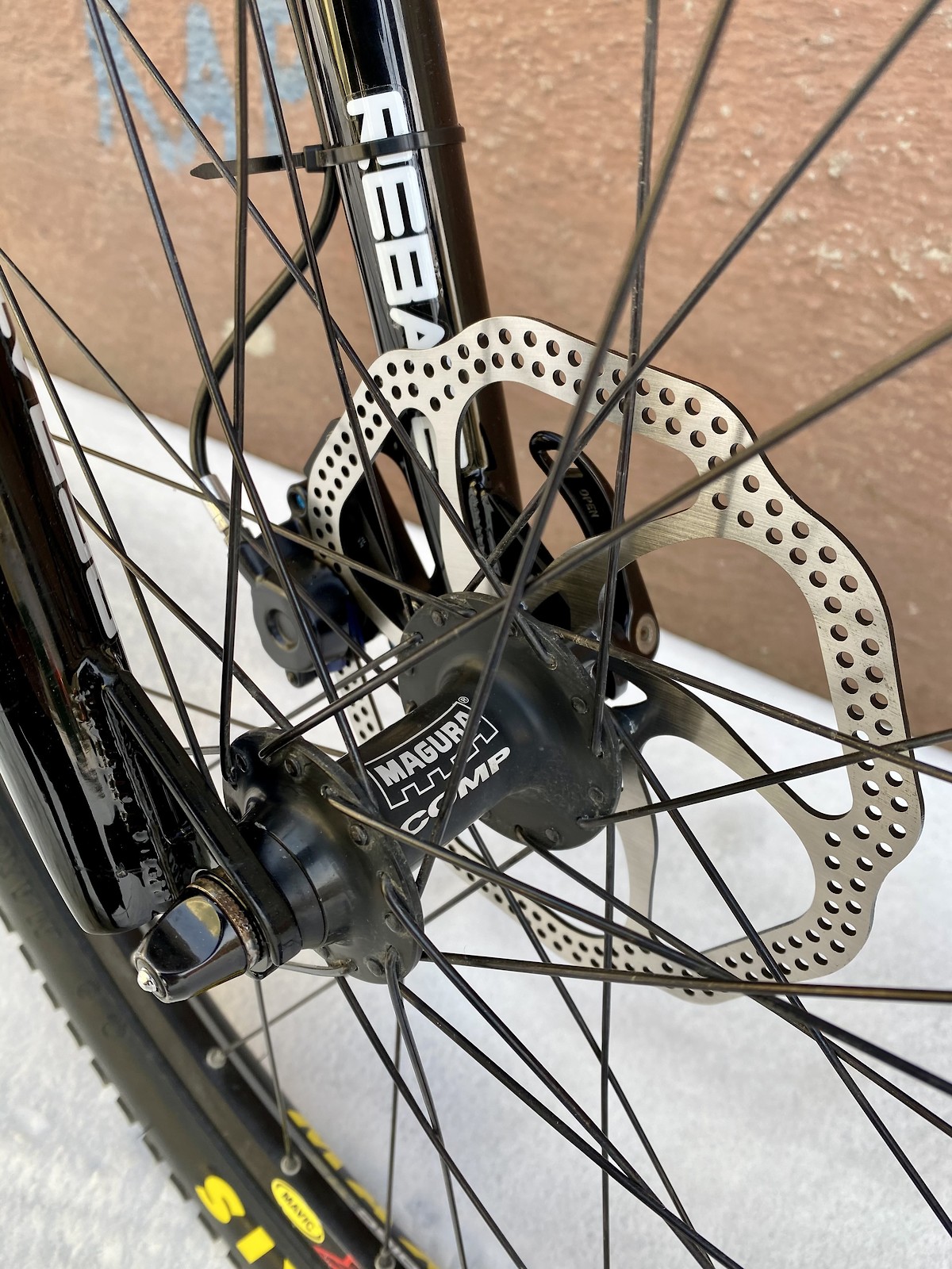 Still punching - 2002 Trek Bruiser Two - mihaucsq's Bike Check - Vital MTB