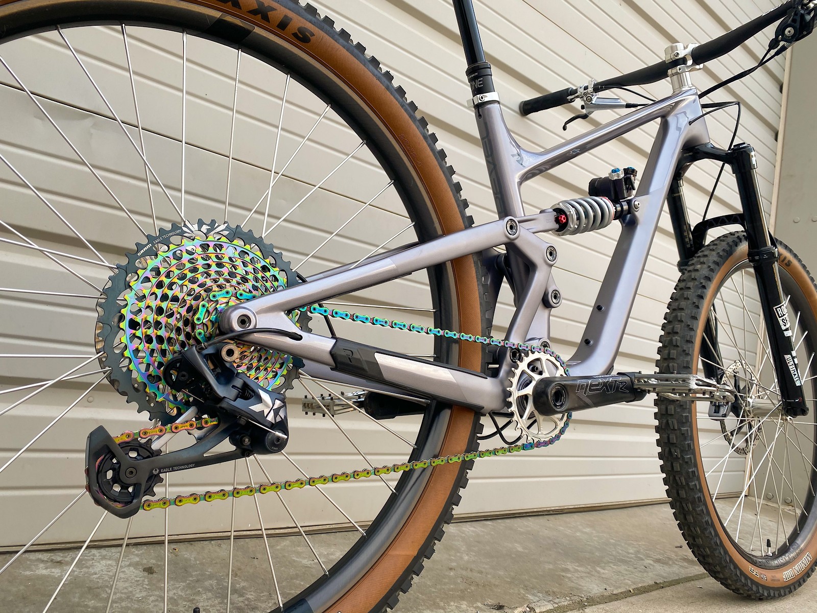 REVEL Rascal Custom - SWILLETT's Bike Check - Vital MTB