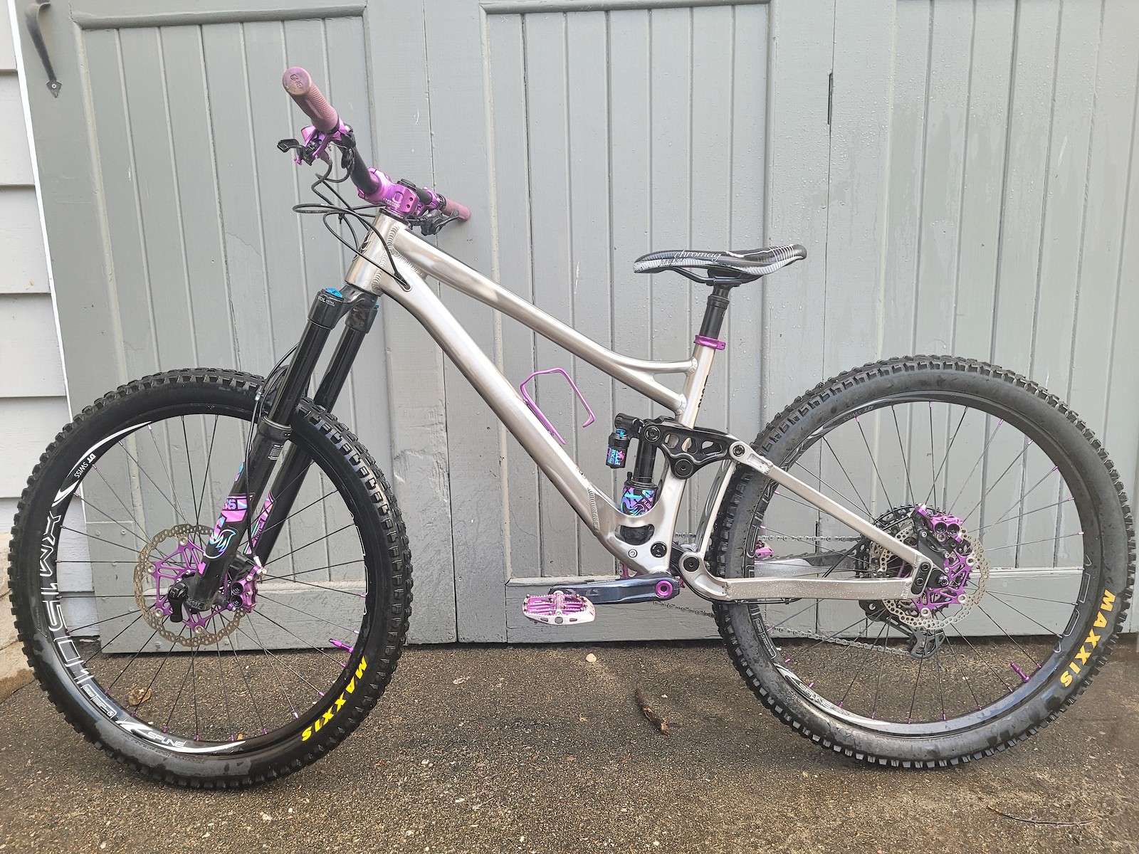 2021 Banshee Rune - leanneis's Bike Check - Vital MTB