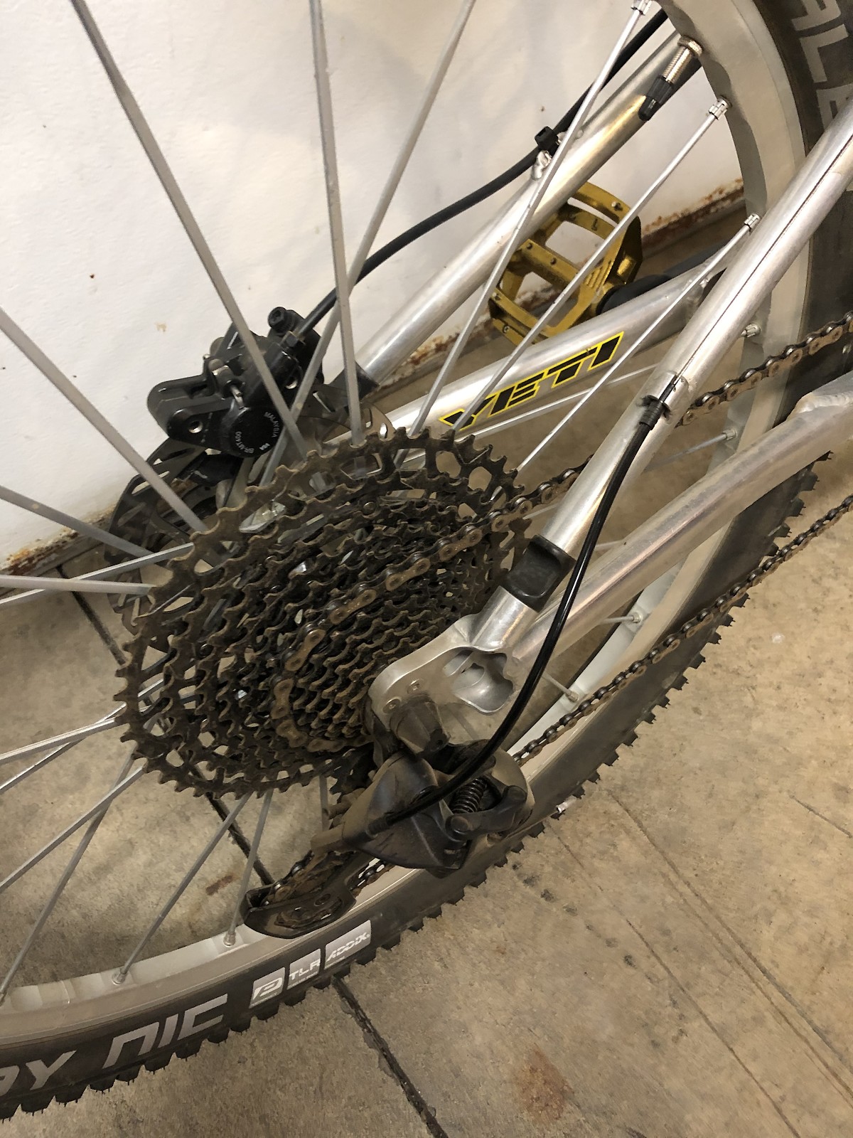 2004 Yeti AS-R SL Pro with Upgrades - eJamo's Bike Check - Vital MTB