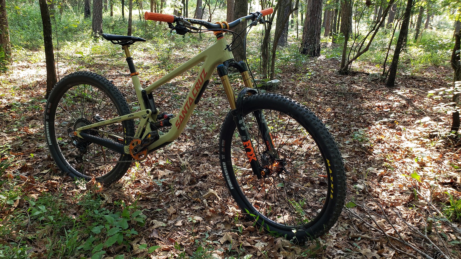 Santa Cruz Hightower Custom Build - Gamalier1972's Bike Check - Vital MTB