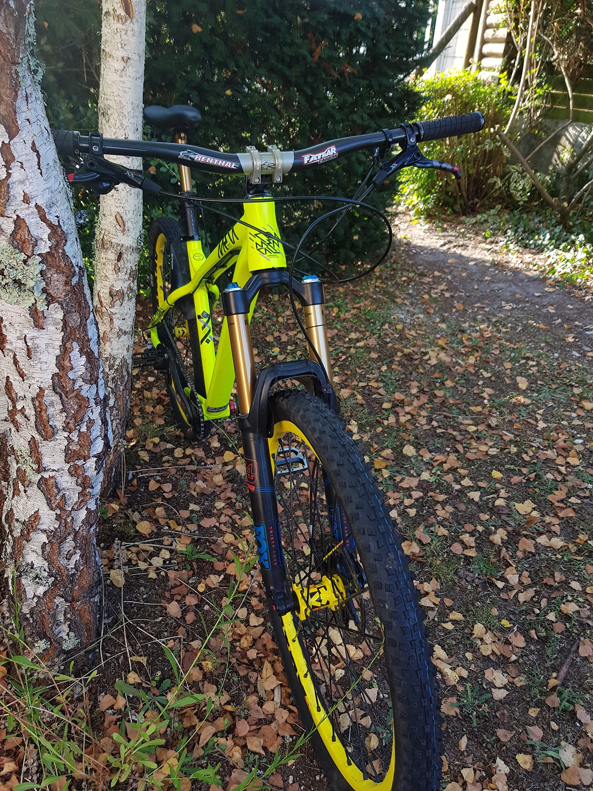 Commencal Meta HT - custom build - Theo's Bike Check - Vital MTB