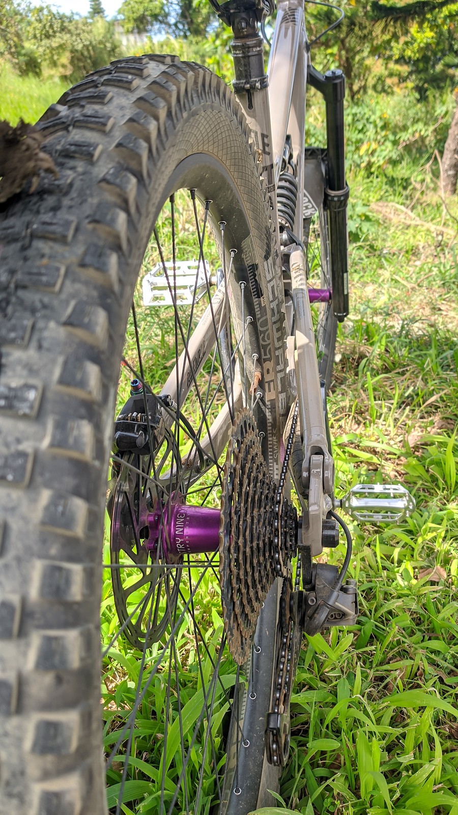 2021 Commencal Clash Dirt Custom - Stephen Rey_Tornea's Bike Check ...