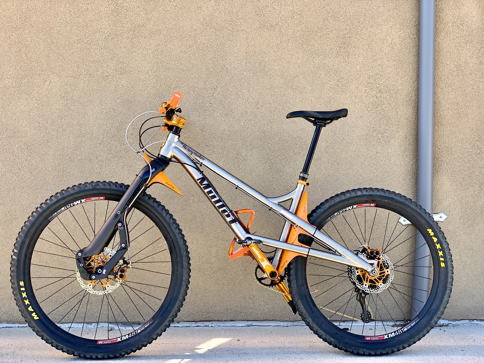 Mullet Cycles Honeymaker Ti - Benjamin Schild's Bike Check - Vital MTB