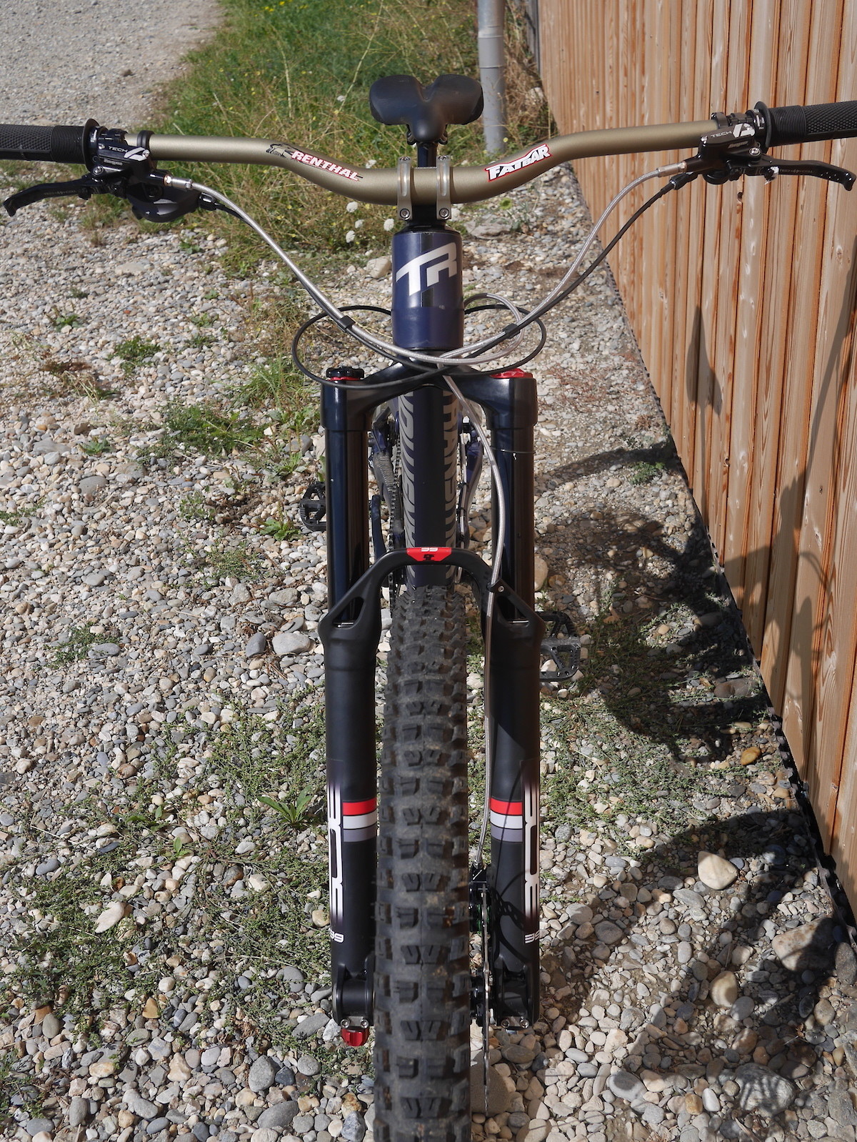 Transition Patrol with BOS suspension - La chèvre's Bike Check - Vital MTB