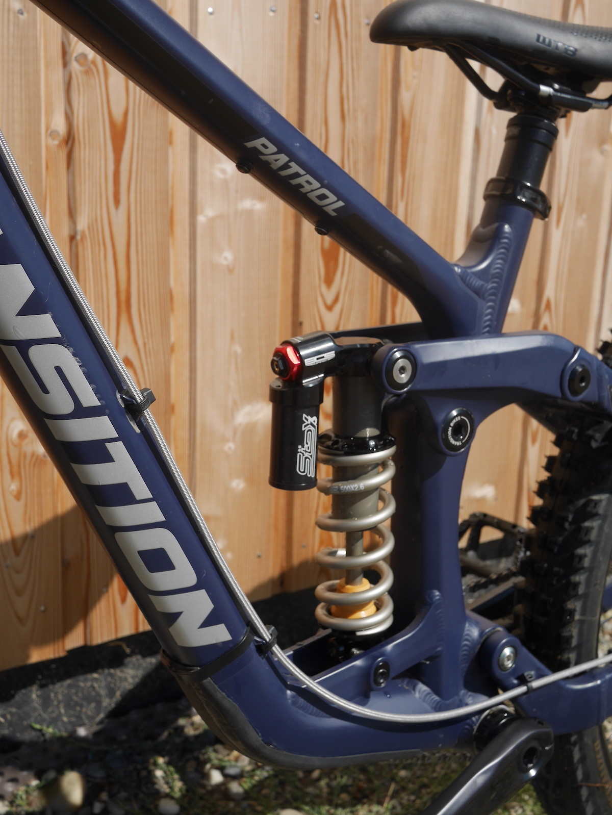 Transition Patrol with BOS suspension - La chèvre's Bike Check - Vital MTB