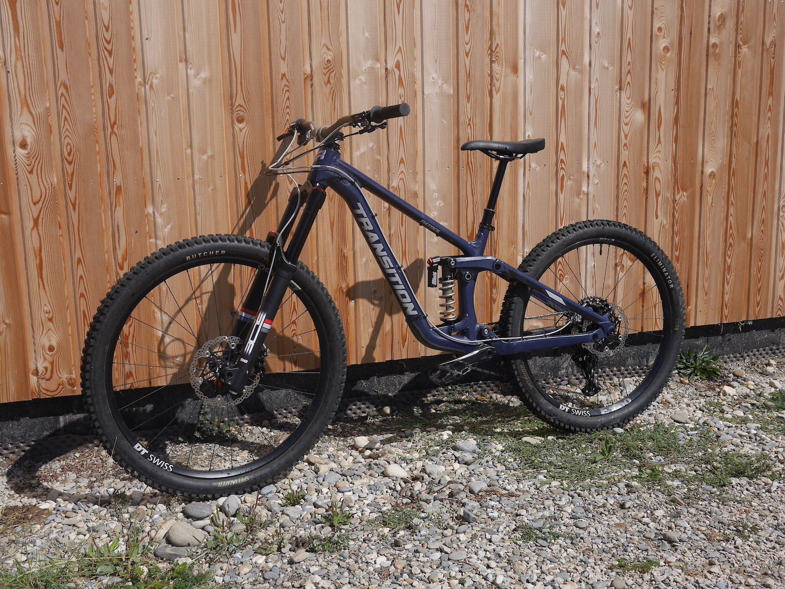 Transition Patrol with BOS suspension - La chèvre's Bike Check - Vital MTB