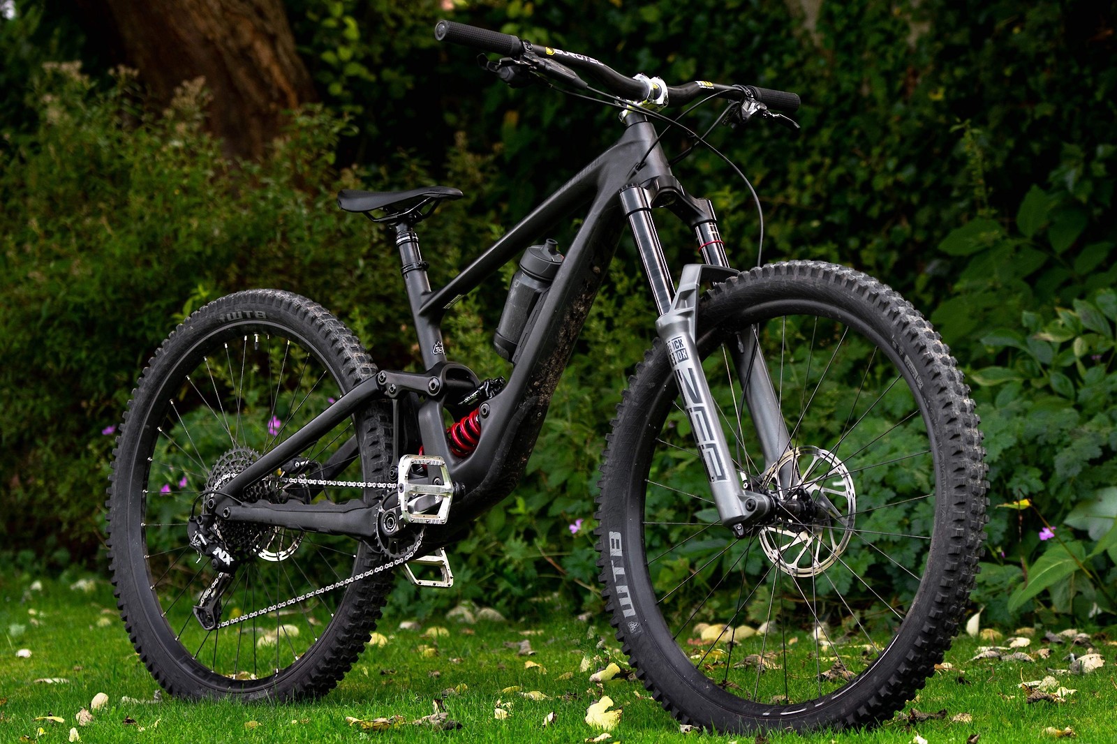 Specialized enduro - Jack Corbin's Bike Check - Vital MTB