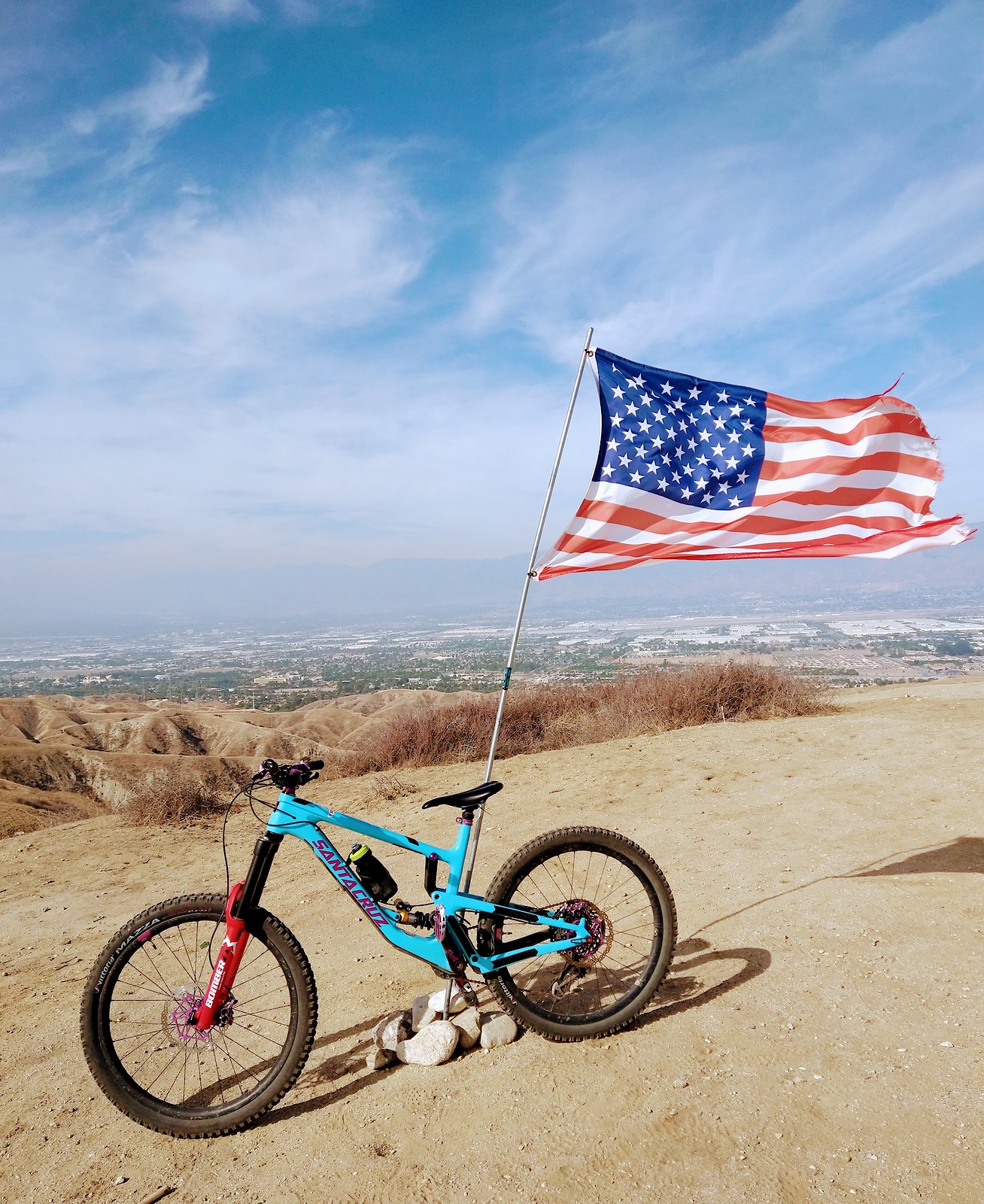 Santa Cruz V8 - queefnuggets's Bike Check - Vital MTB