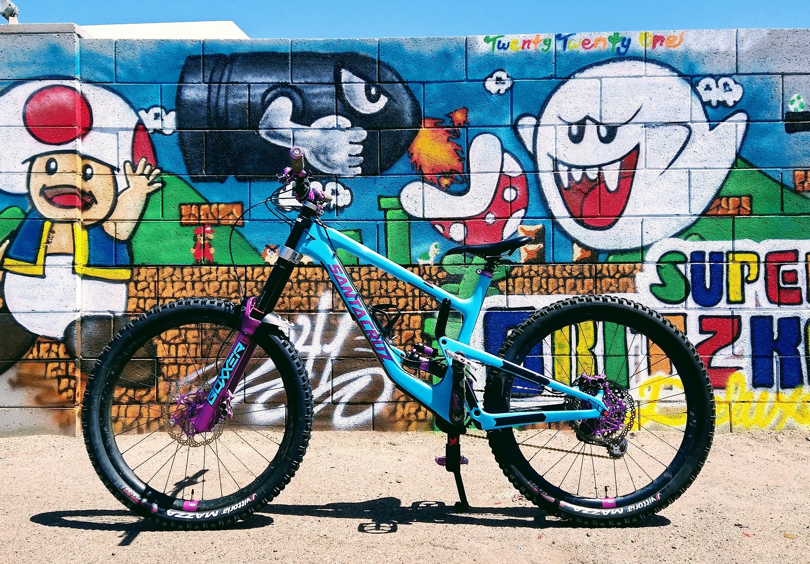 Santa Cruz V8 - queefnuggets's Bike Check - Vital MTB