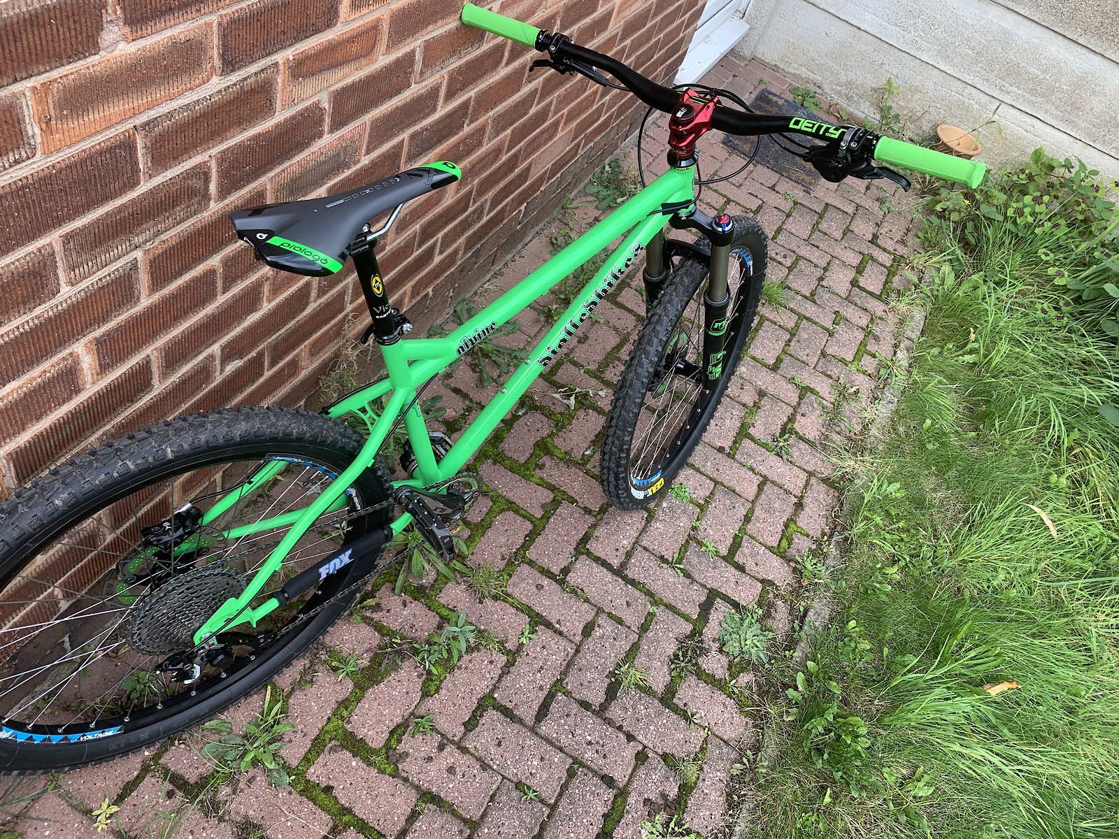 Dialled alpine mk2 resto mod aka mushy pea - wacko88's Bike Check ...