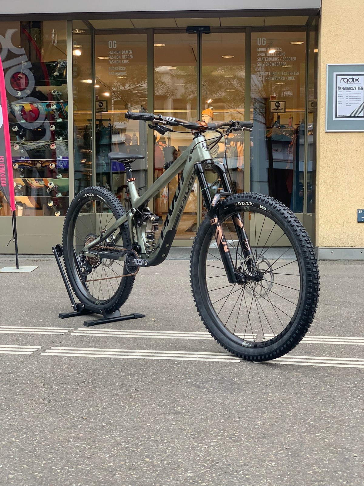 Pivot Firebird meets EXT - LooLuu001's Bike Check - Vital MTB