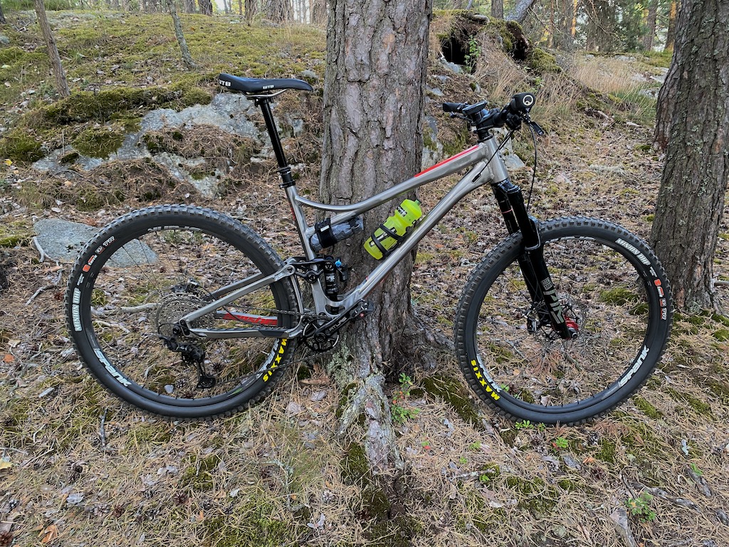 Banshee Phantom V3 - akasnowmaaan's Bike Check - Vital MTB