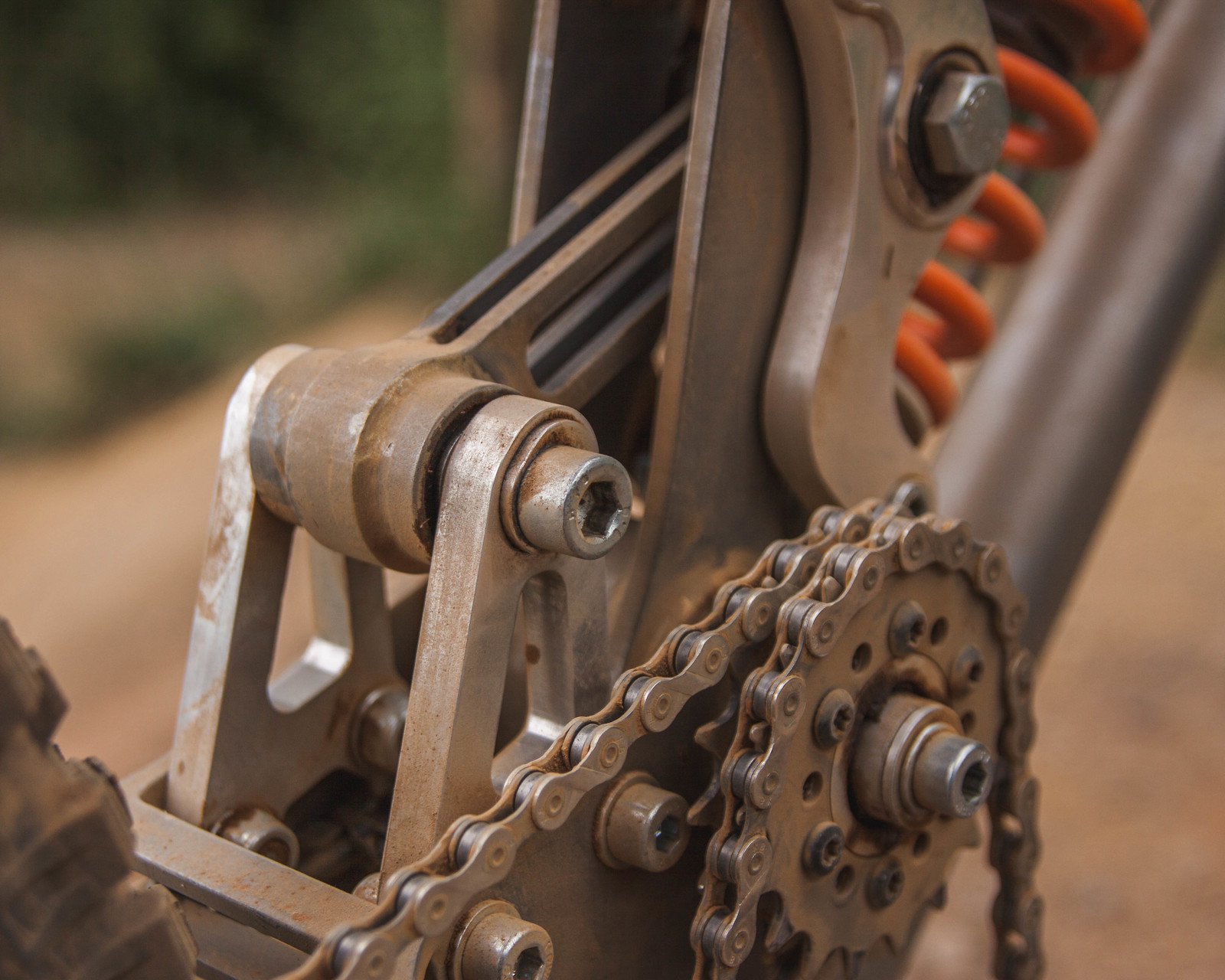 Homemade highpivot steel DH bike (Straightline V2) - Enzo's Bike Check ...