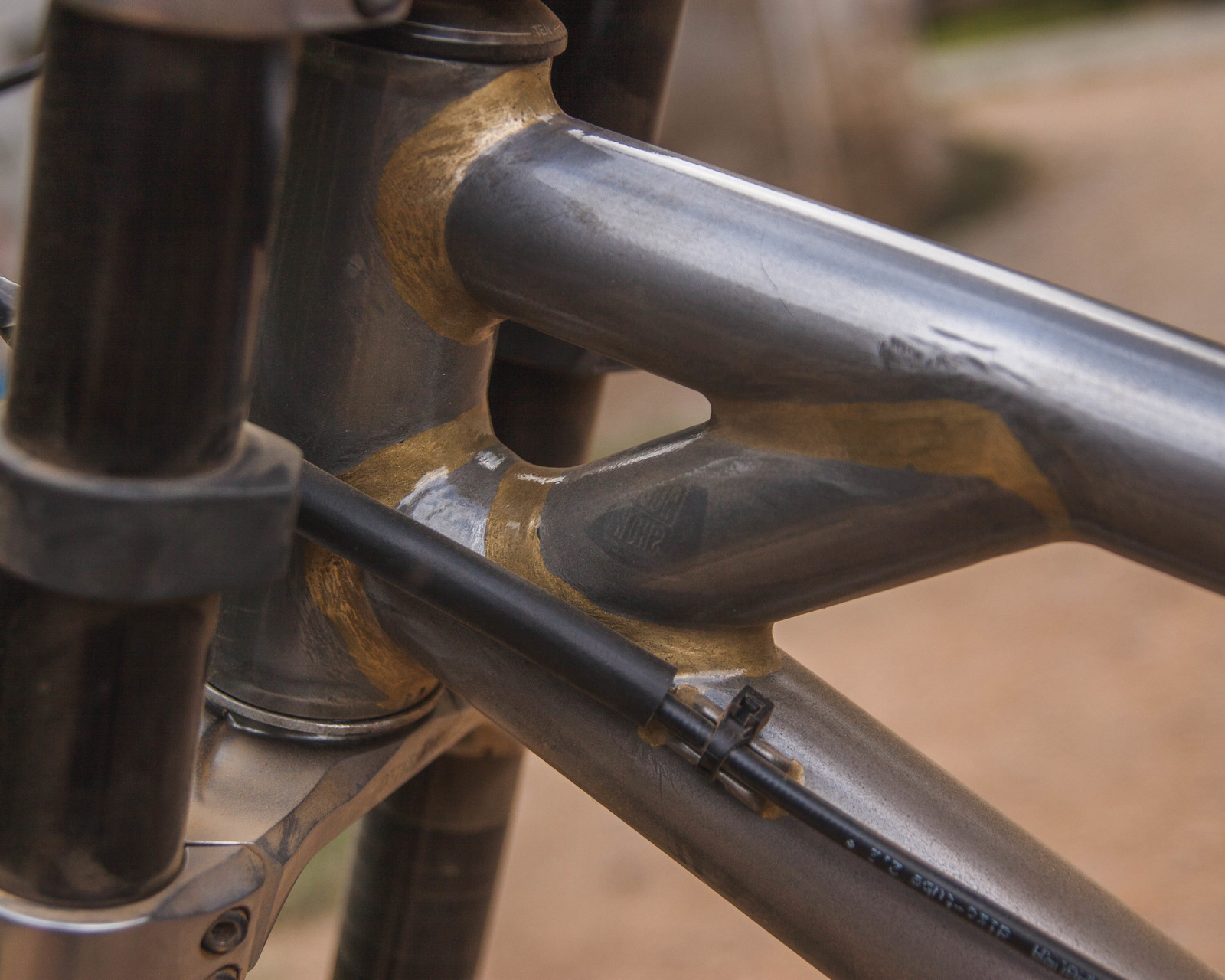 Homemade highpivot steel DH bike (Straightline V2) - Enzo's Bike Check ...