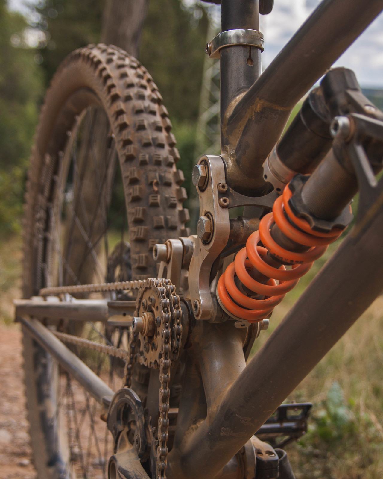 Homemade highpivot steel DH bike (Straightline V2) - Enzo's Bike Check ...