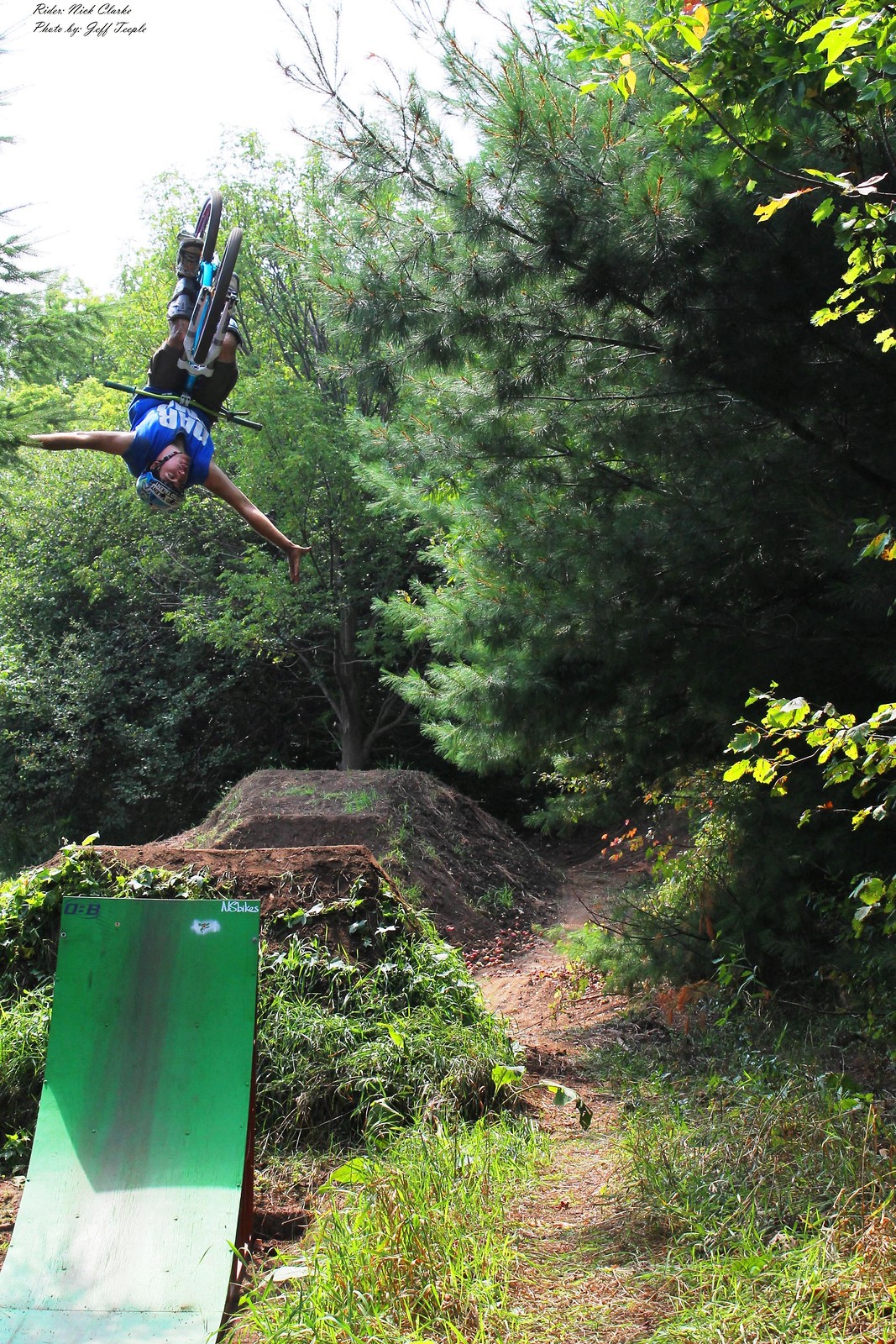 Backflip no hander - TrickyNicky - Mountain Biking Pictures - Vital MTB