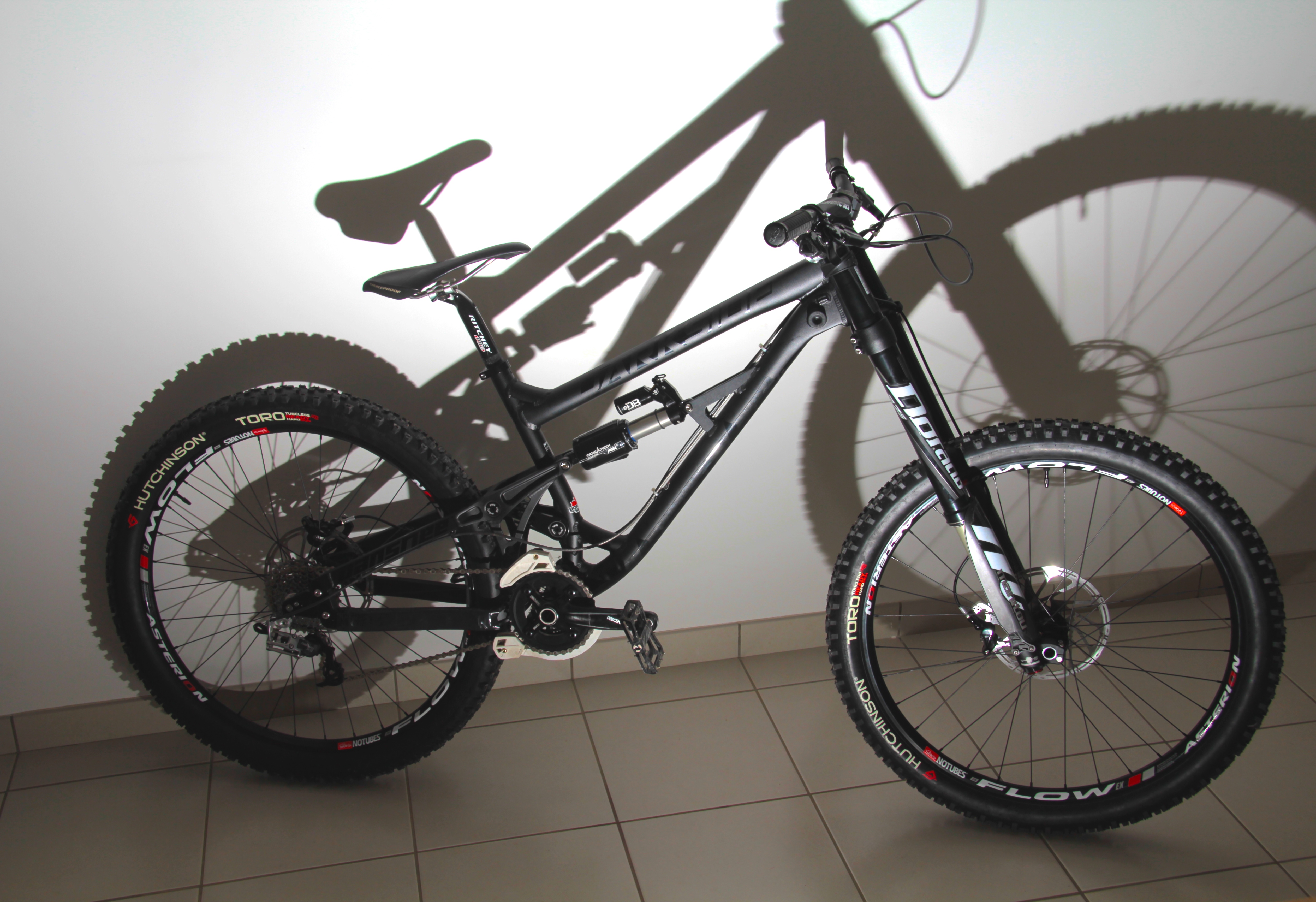 Banshee Darkside - Cyril_Cho's Bike Check - Vital MTB