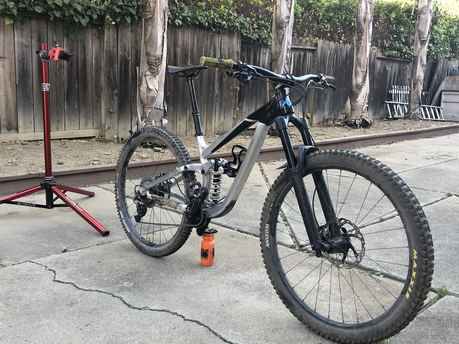 Transition Sentinel - Erik_The_Red's Bike Check - Vital MTB
