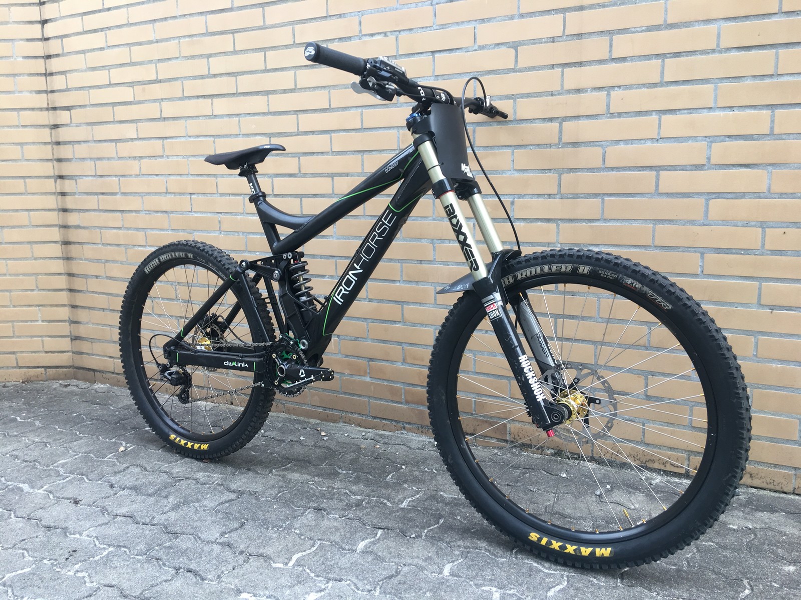 Sunday v2 - Hyperpower!'s Bike Check - Vital MTB