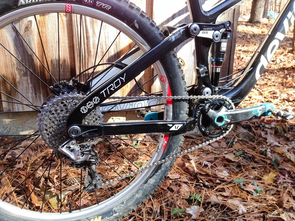 Devinci Troy Carbon - Dogboy's Bike Check - Vital MTB