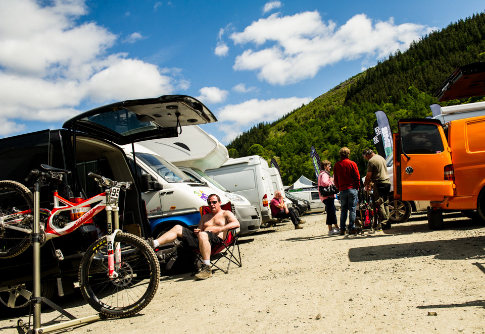 Sun's out, guns out - Innerleithen BDS FInals - Mountain Biking ...