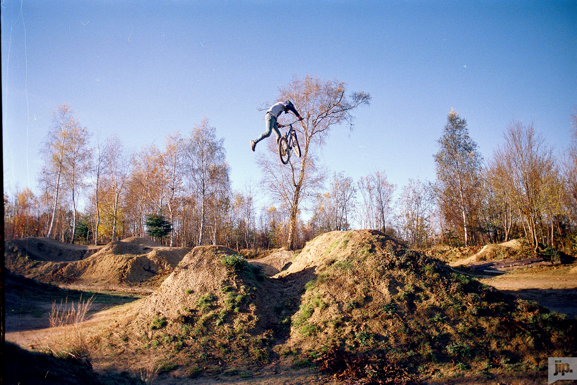 Marcel Hunt 35mm - James Ioannou - Mountain Biking Pictures - Vital MTB
