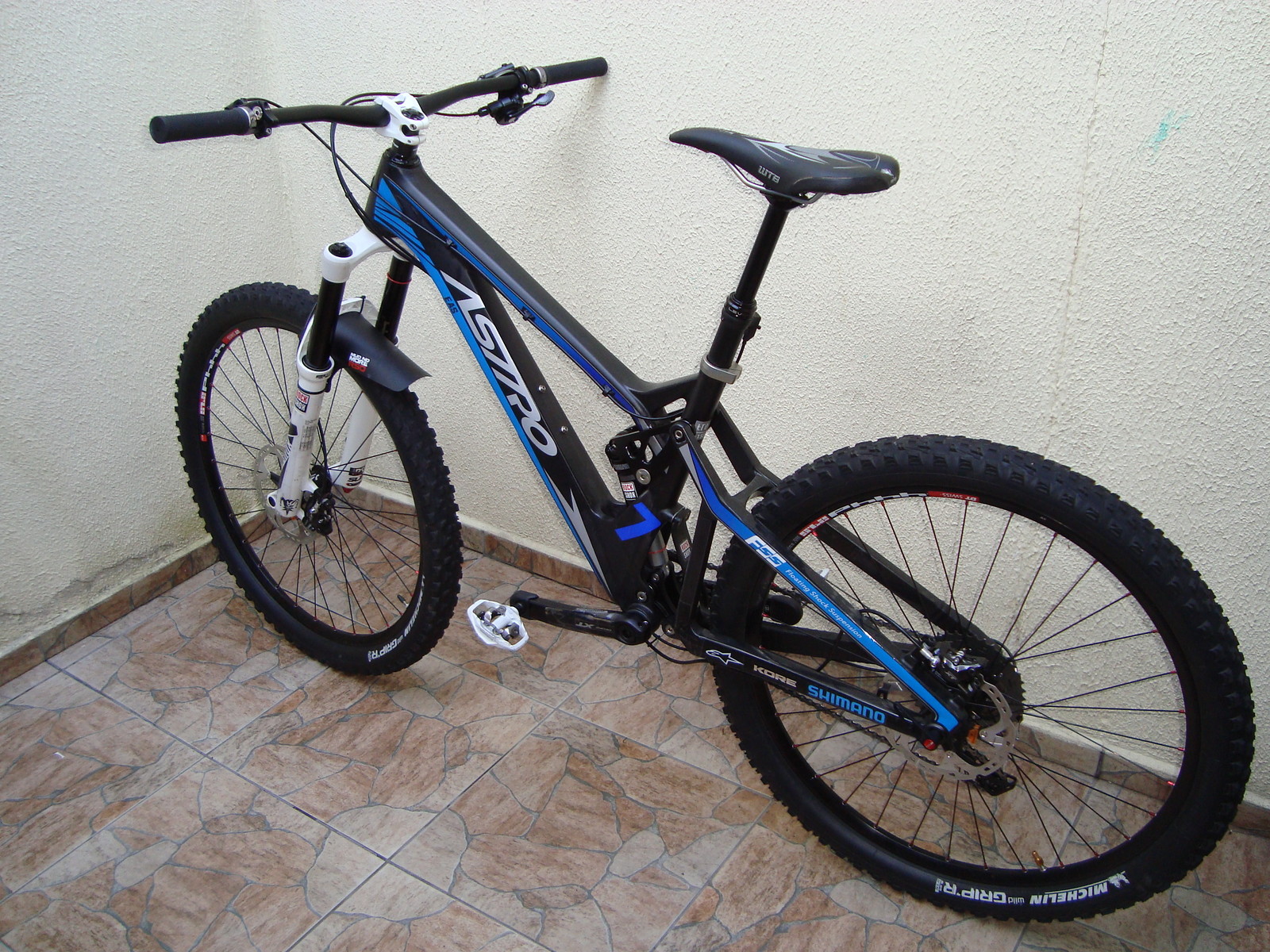 Astro FSS Carbon Enduro - UPDATE - (New Wheels and Tires) - EasMTB's ...