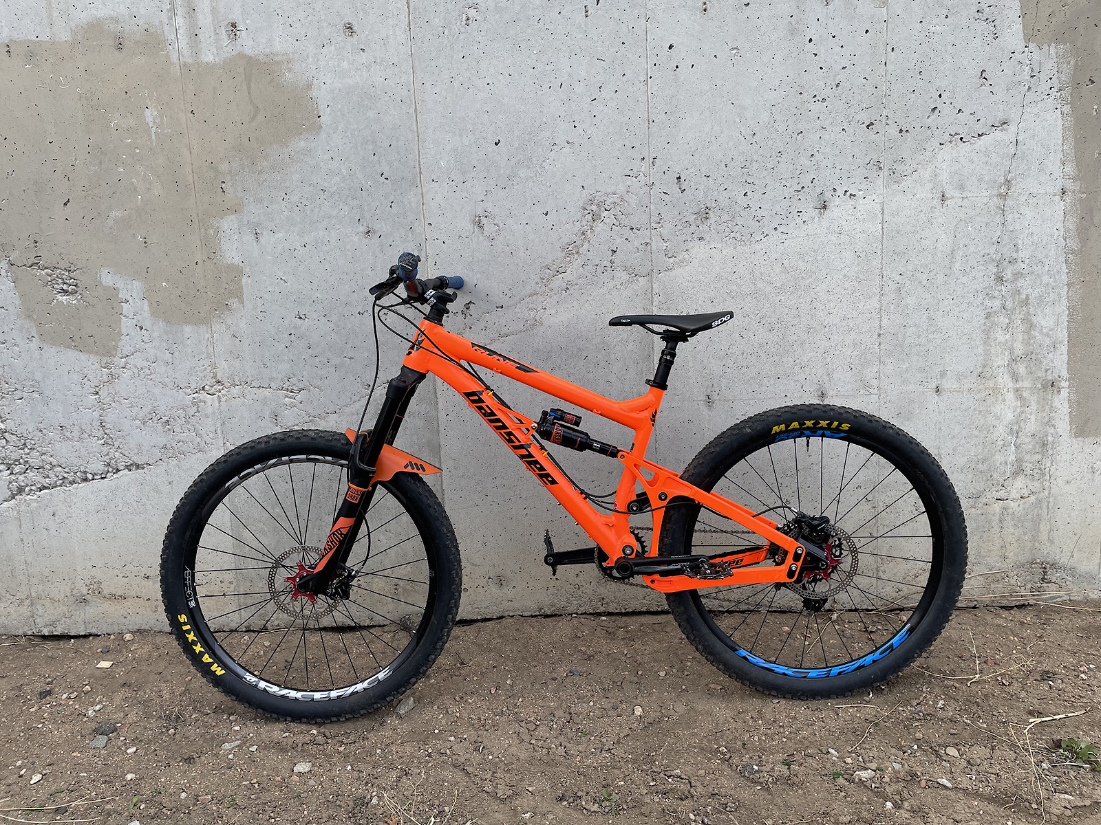 Banshee Rune V2 - juicephoto's Bike Check - Vital MTB