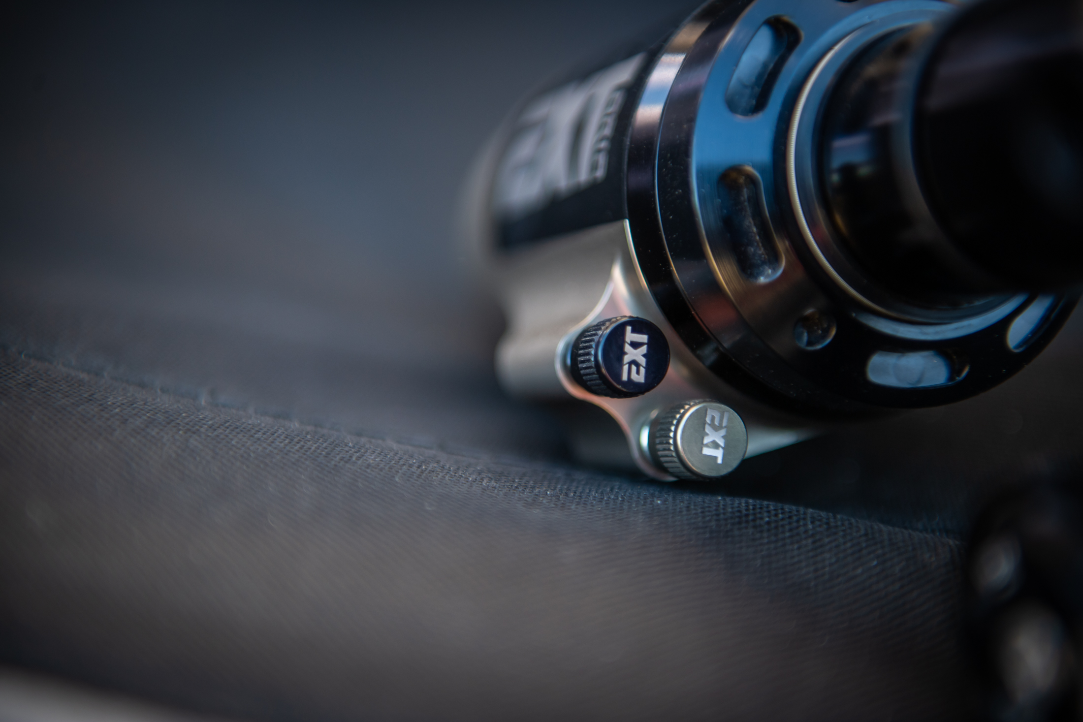 EXT Aria Air Shock - PIT BITS - Sea Otter 2023 Day 2 - Mountain Biking ...