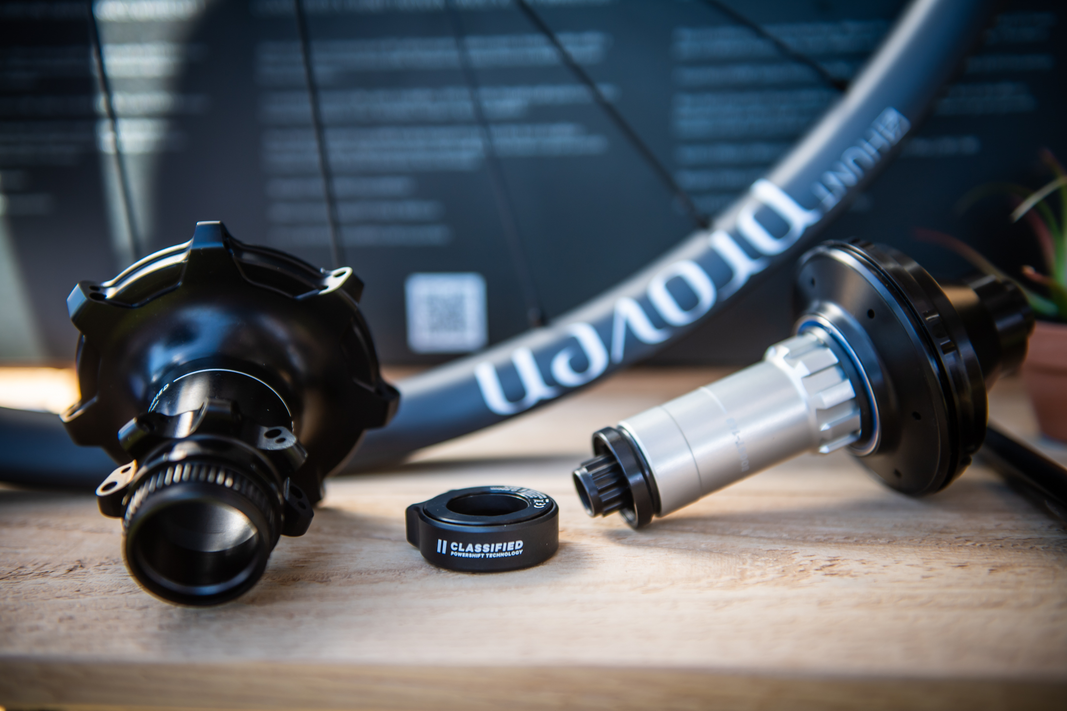 Hunt x Classified Internal Gear Hubs - PIT BITS - Sea Otter 2023 Day 2 ...