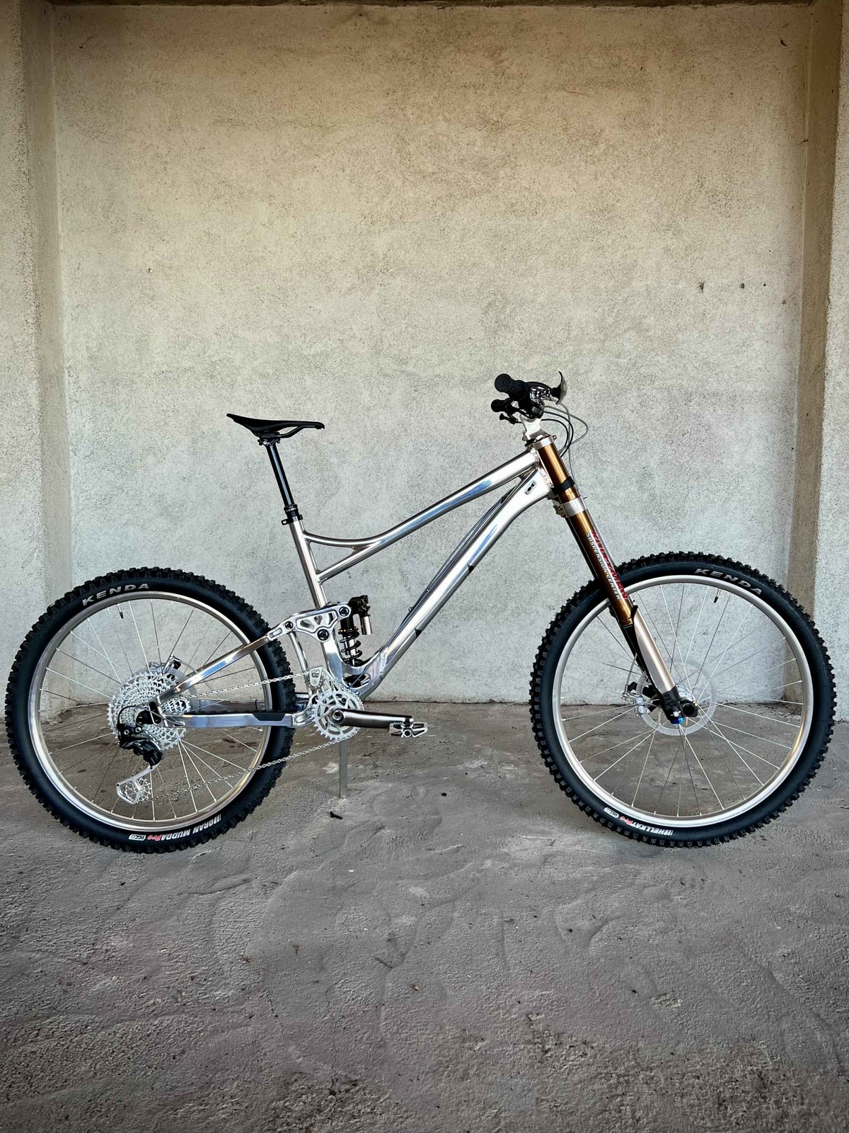 Banshee Titan V3.2 - Vital Bike of the Day February 2024 - Mountain ...