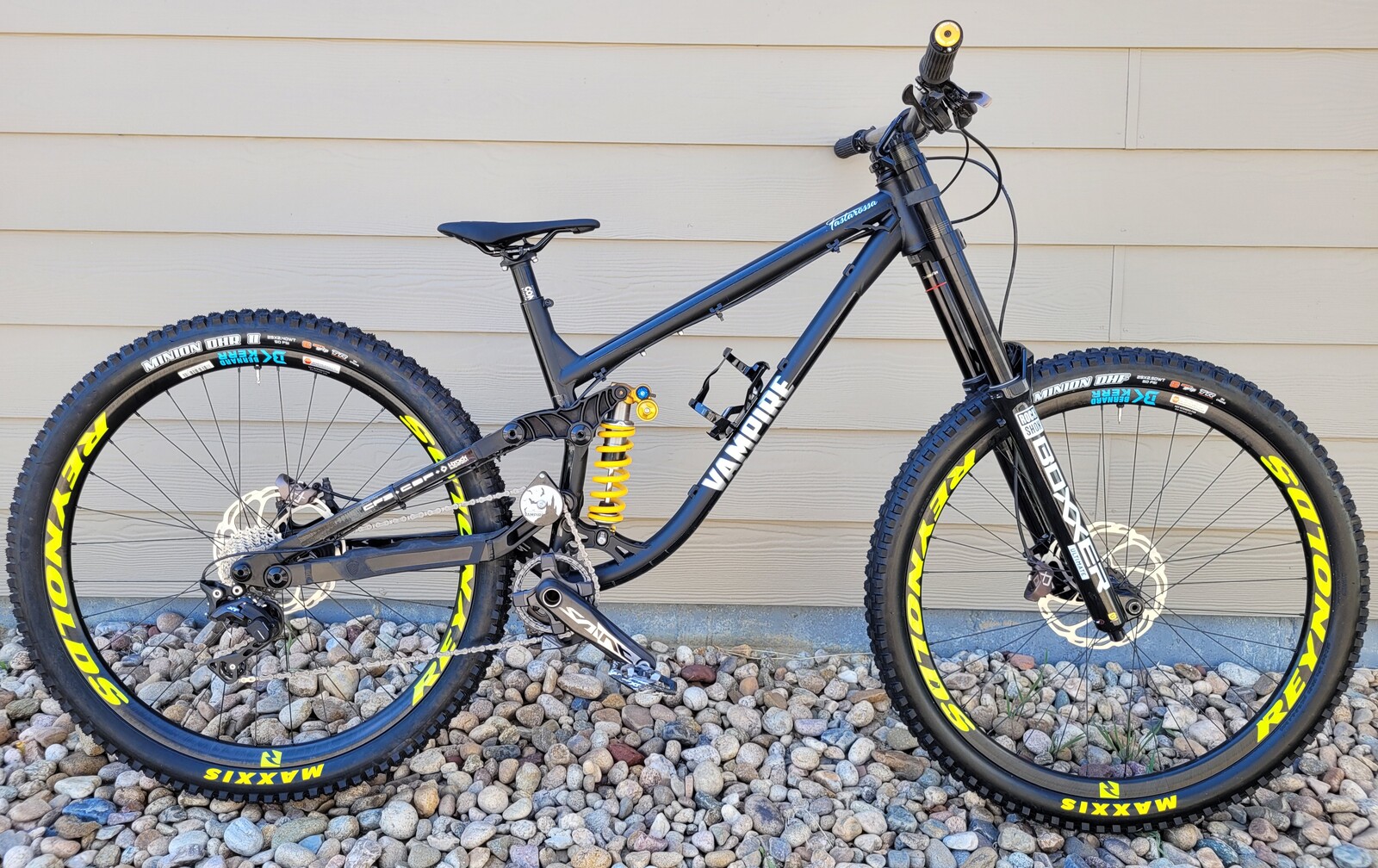 Vampire Bikes Fastarossa - Vital Bike of the Day May 2025 - Mountain ...