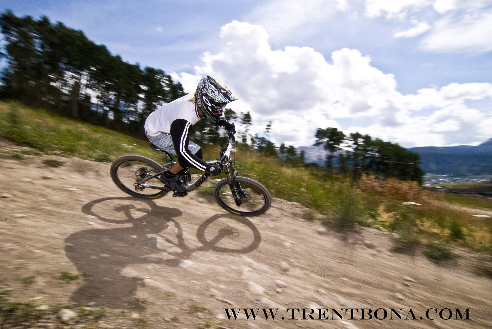Sutton Berm - trentbona.com - Mountain Biking Pictures - Vital MTB