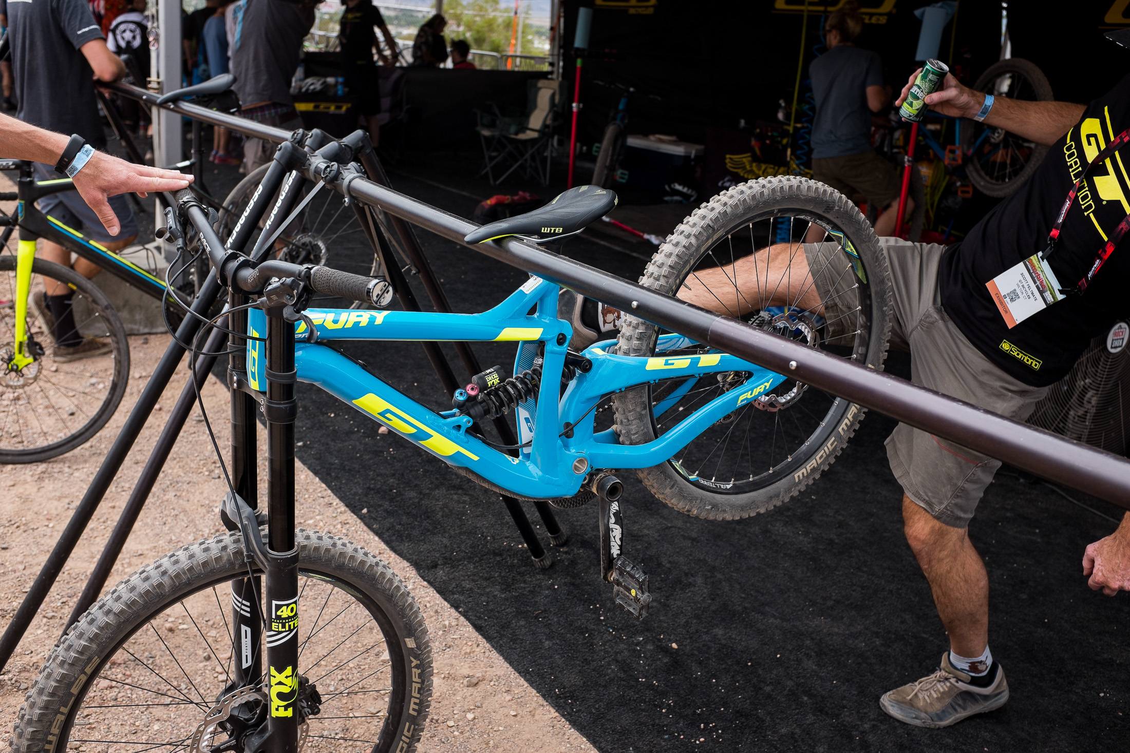 New 2017 Colors for GT - INTERBIKE - 2017 Enduro and Trail Bikes ...