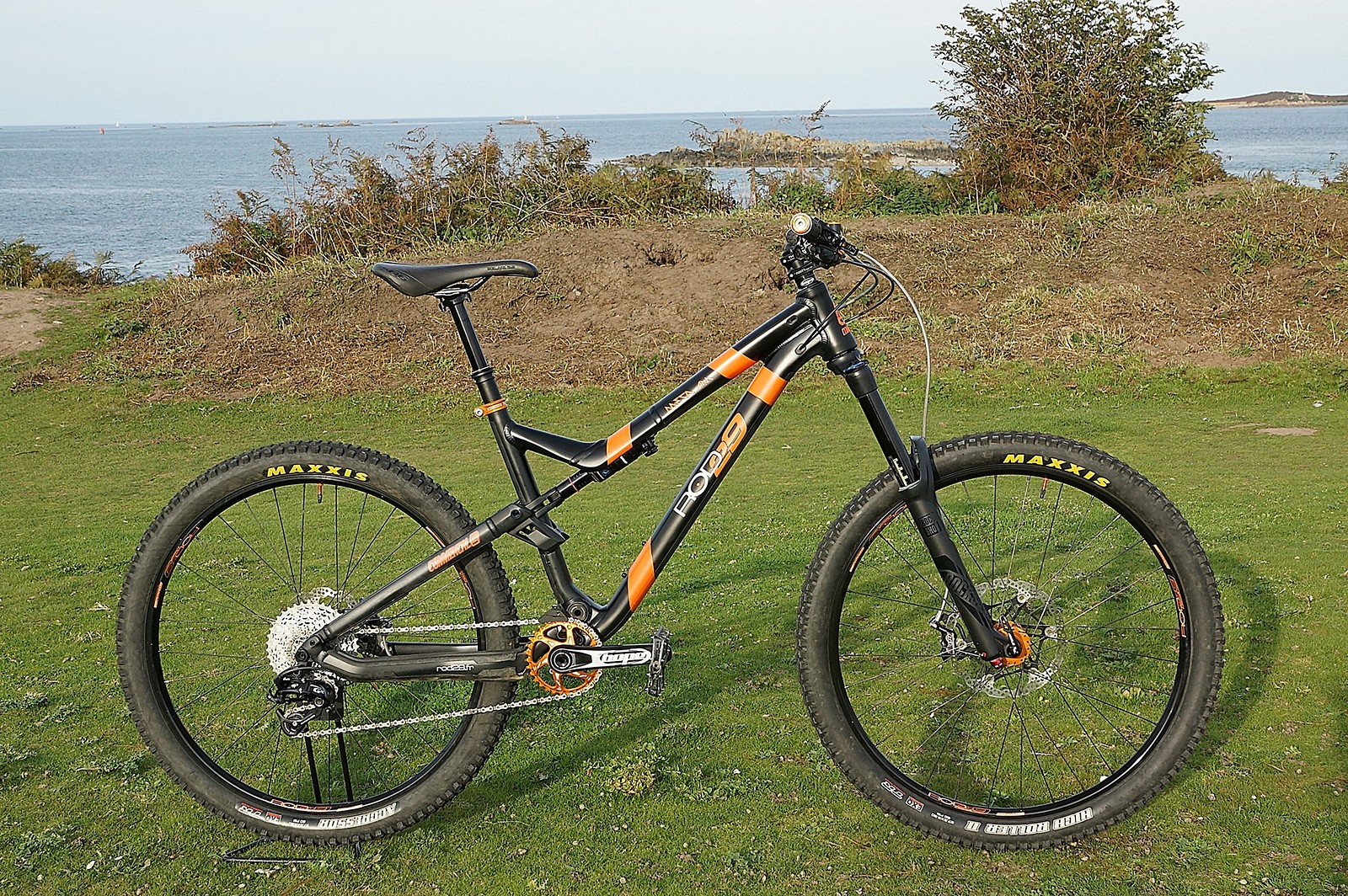 Commencal Meta AM V4 - 2017 Vital Bike of the Day Collection - Mountain ...